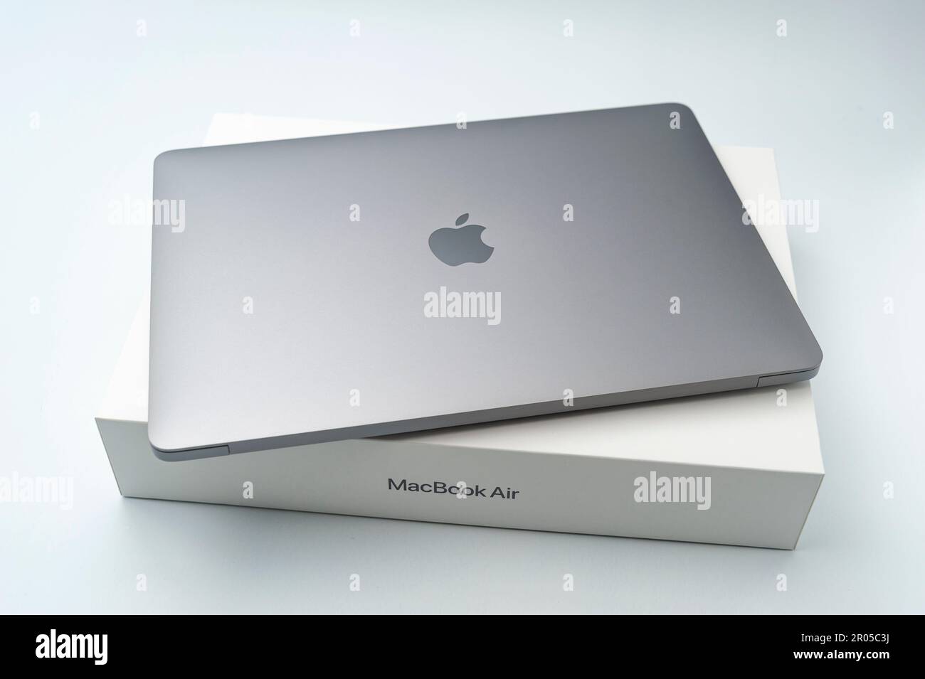 Macbook air m1 hi-res stock photography and images - Alamy Macbook air m1 hi-res stock photography and images - Alamy