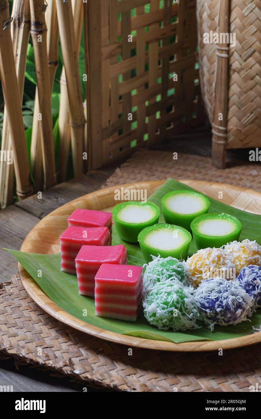 Malaysia's popular assorted sweet dessert Stock Photo - Alamy