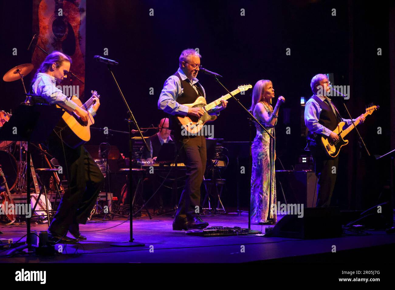 Capturing the spirit of Gordon Lightfoot's live performances, Leisa Way ...