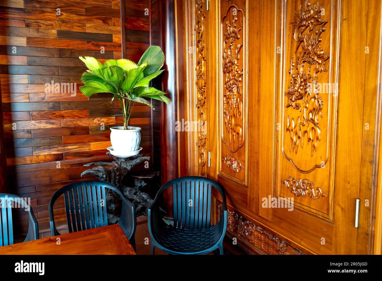 See the all-wood interior decoration of Nha Go cafe in Pleiku City, Vietnam Stock Photo - Alamy
