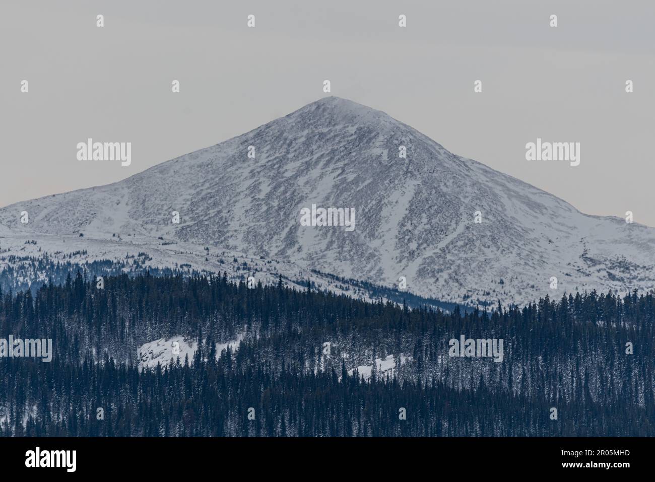 Incredible mountain scenery in Yukon Territory during winter time with ...