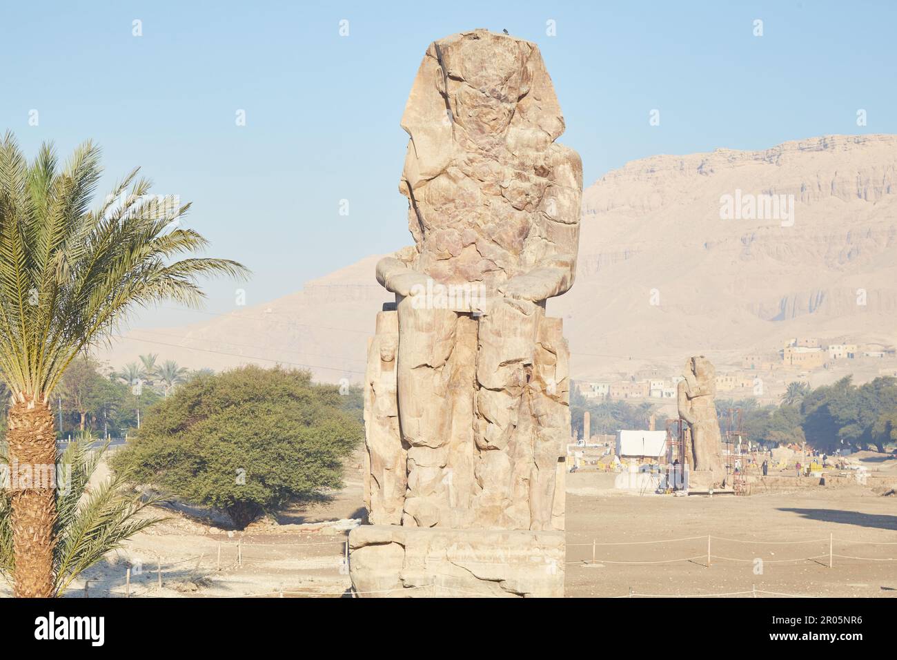 The Stunning Colossi of Memnon on the West Bank of Luxor, Egypt Stock ...