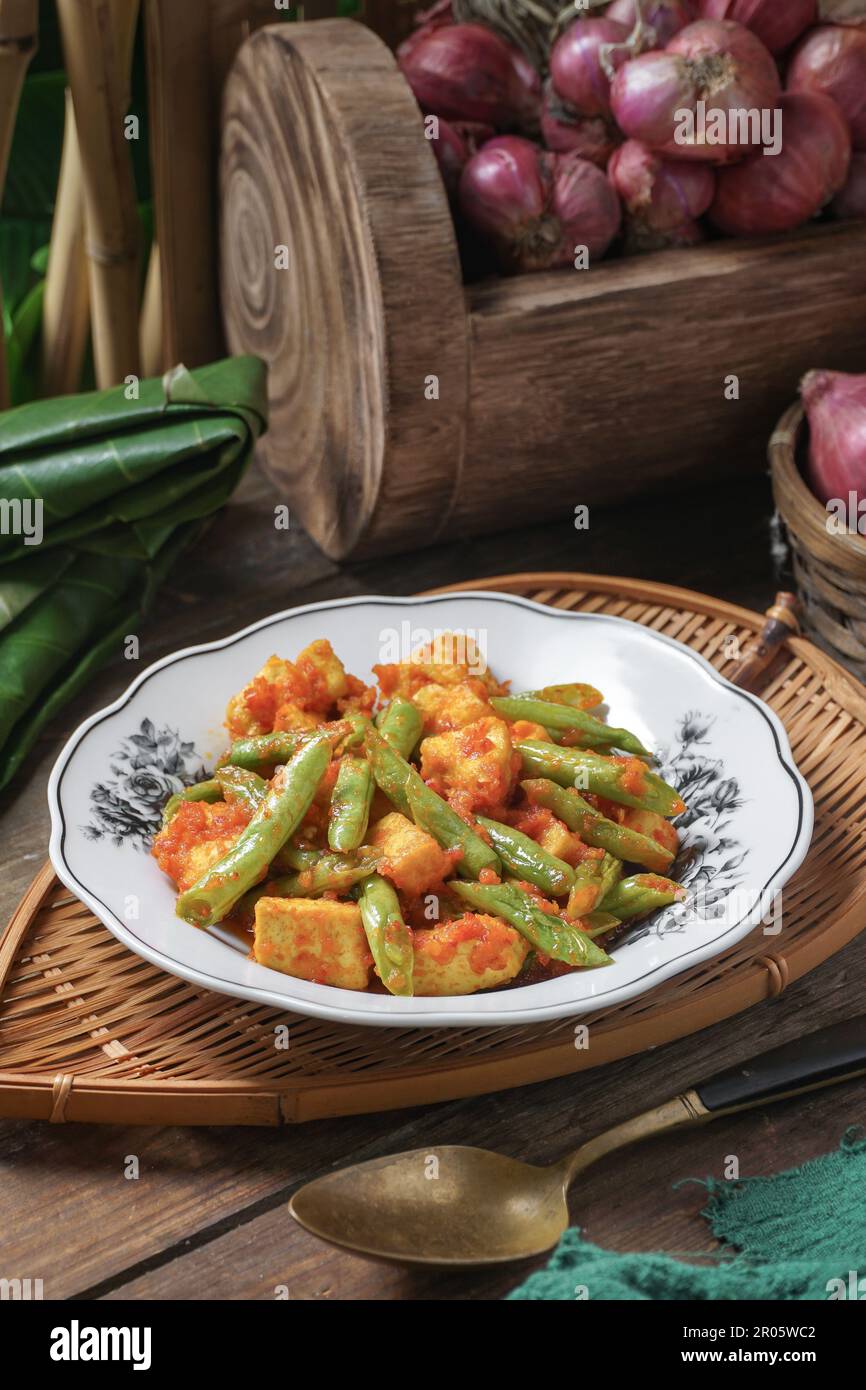 Simple and delicious stir-fry string bean with tofu and mix some chili ...