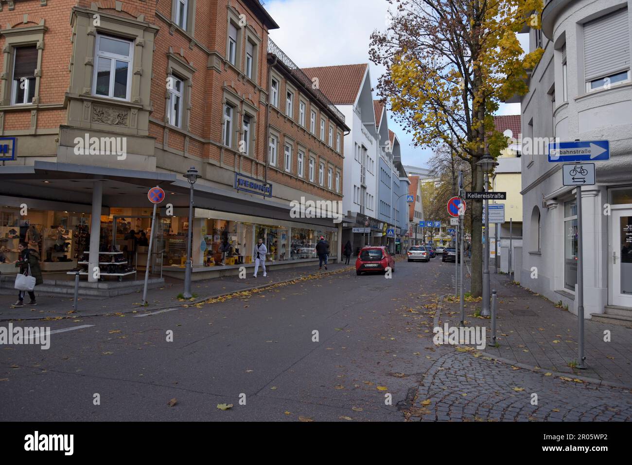 People walking and shopping in the pedestrianised city centre streets ...