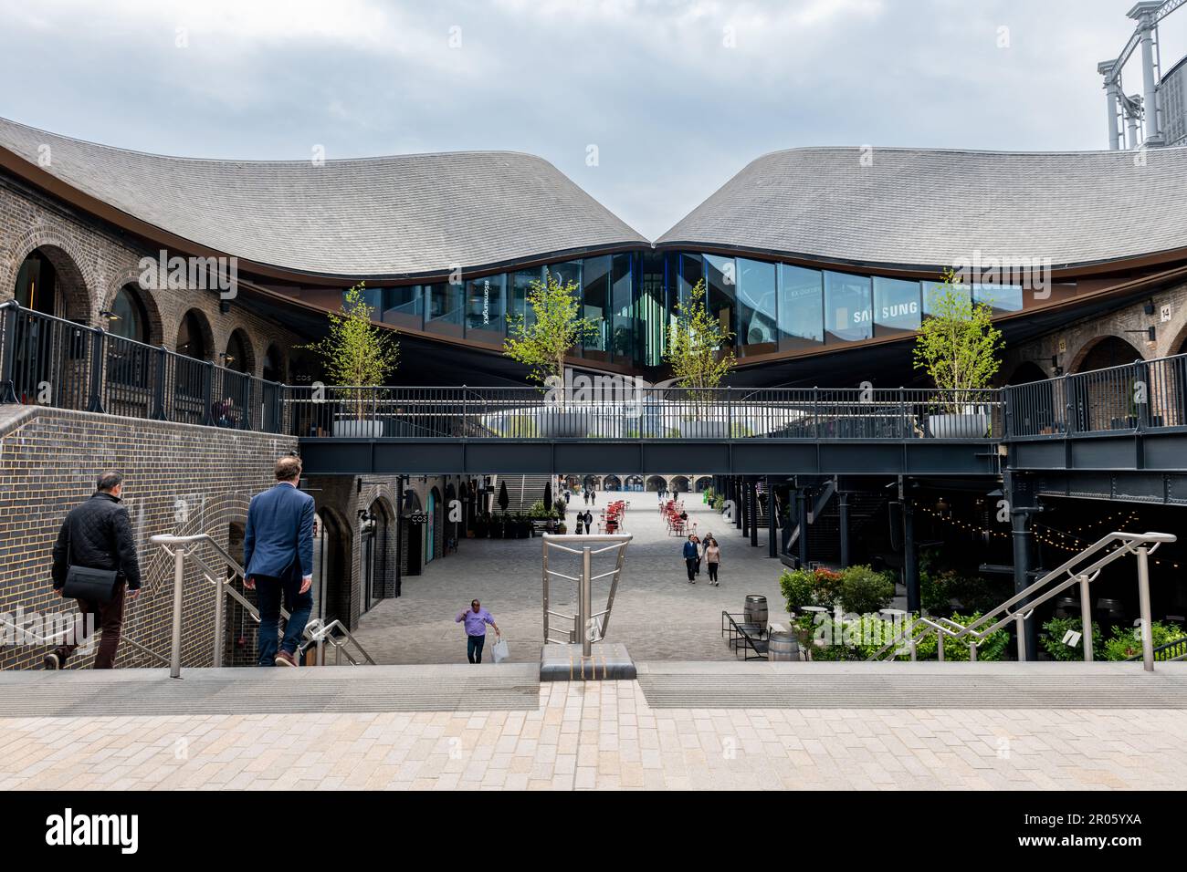 Kings cross architecture hi-res stock photography and images - Alamy