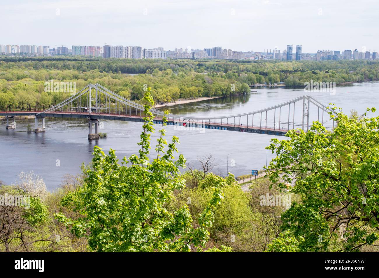 Pedestrian bridge over the Dnipro River in Kyiv, May Stock Photo - Alamy