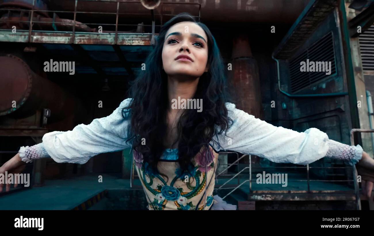 RACHEL ZEGLER in THE HUNGER GAMES: THE BALLAD OF SONGBIRDS AND SNAKES ...