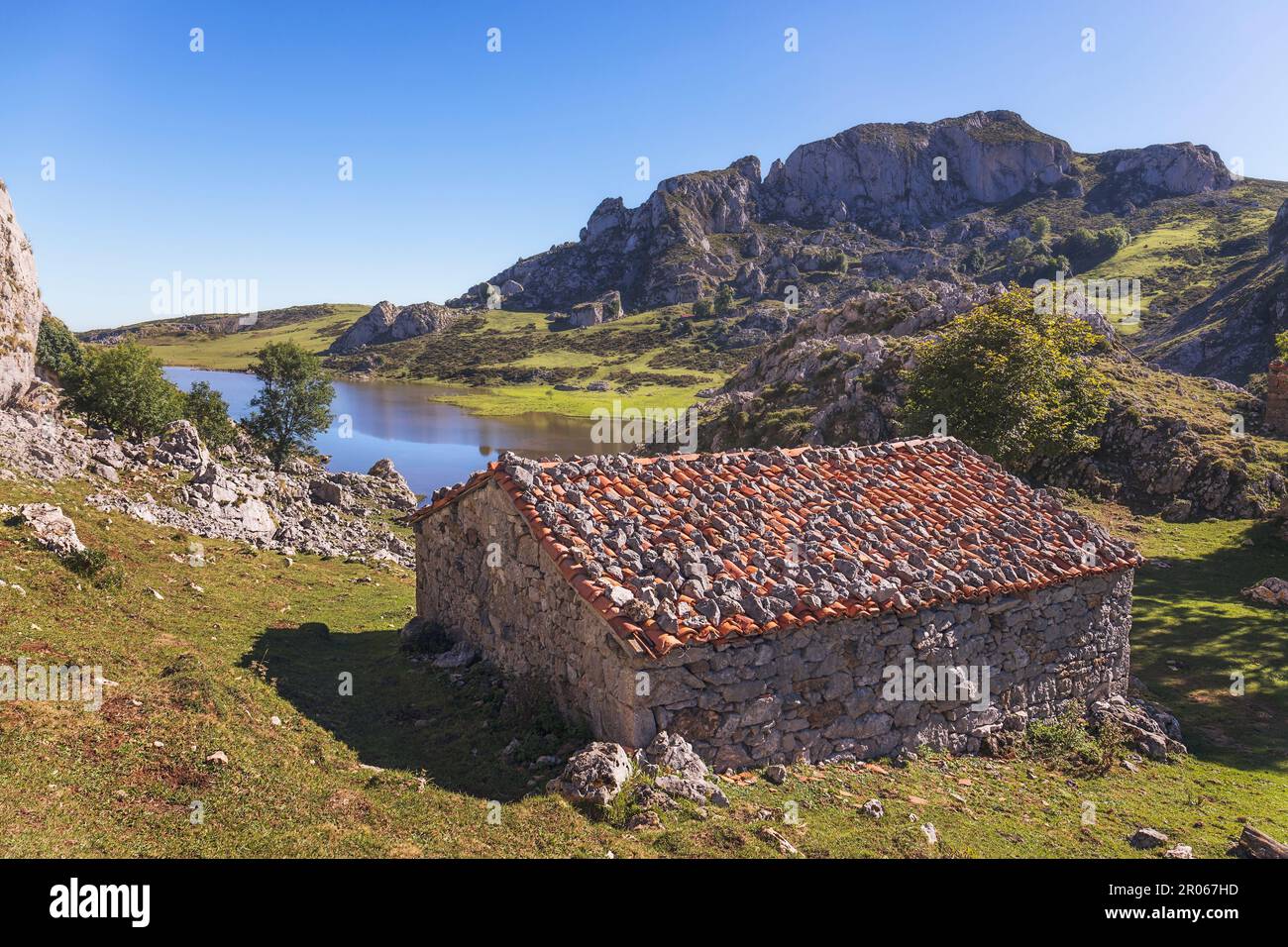 Majestic mountain ranges hi-res stock photography and images - Alamy