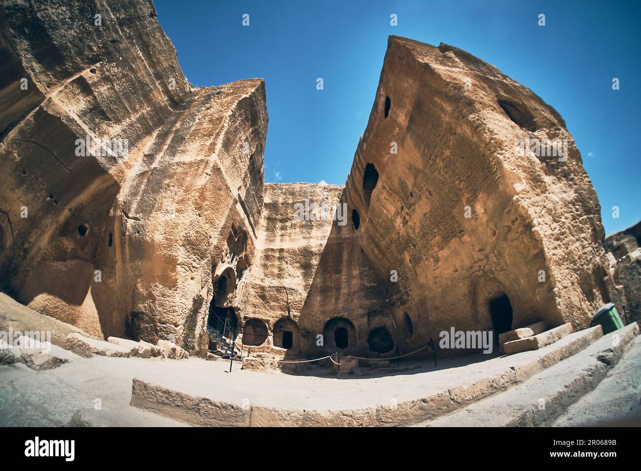 Ruins of Dara Ancient city Stock Photo - Alamy