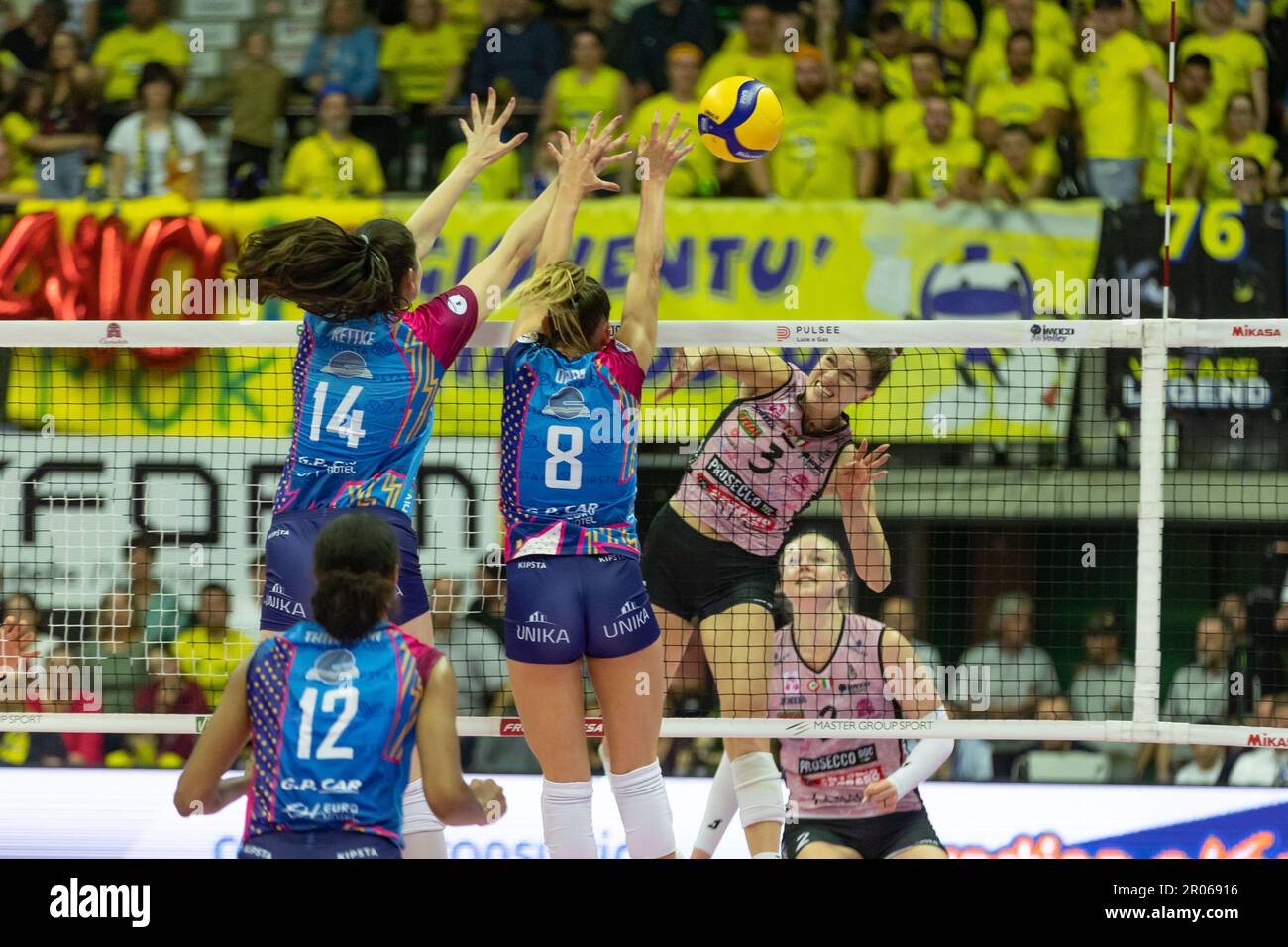 Kelsey robinson cook hi-res stock photography and images - Alamy