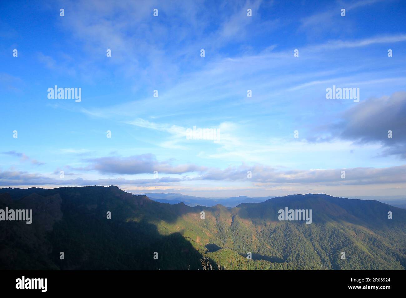 Sky high scenery hi-res stock photography and images - Alamy