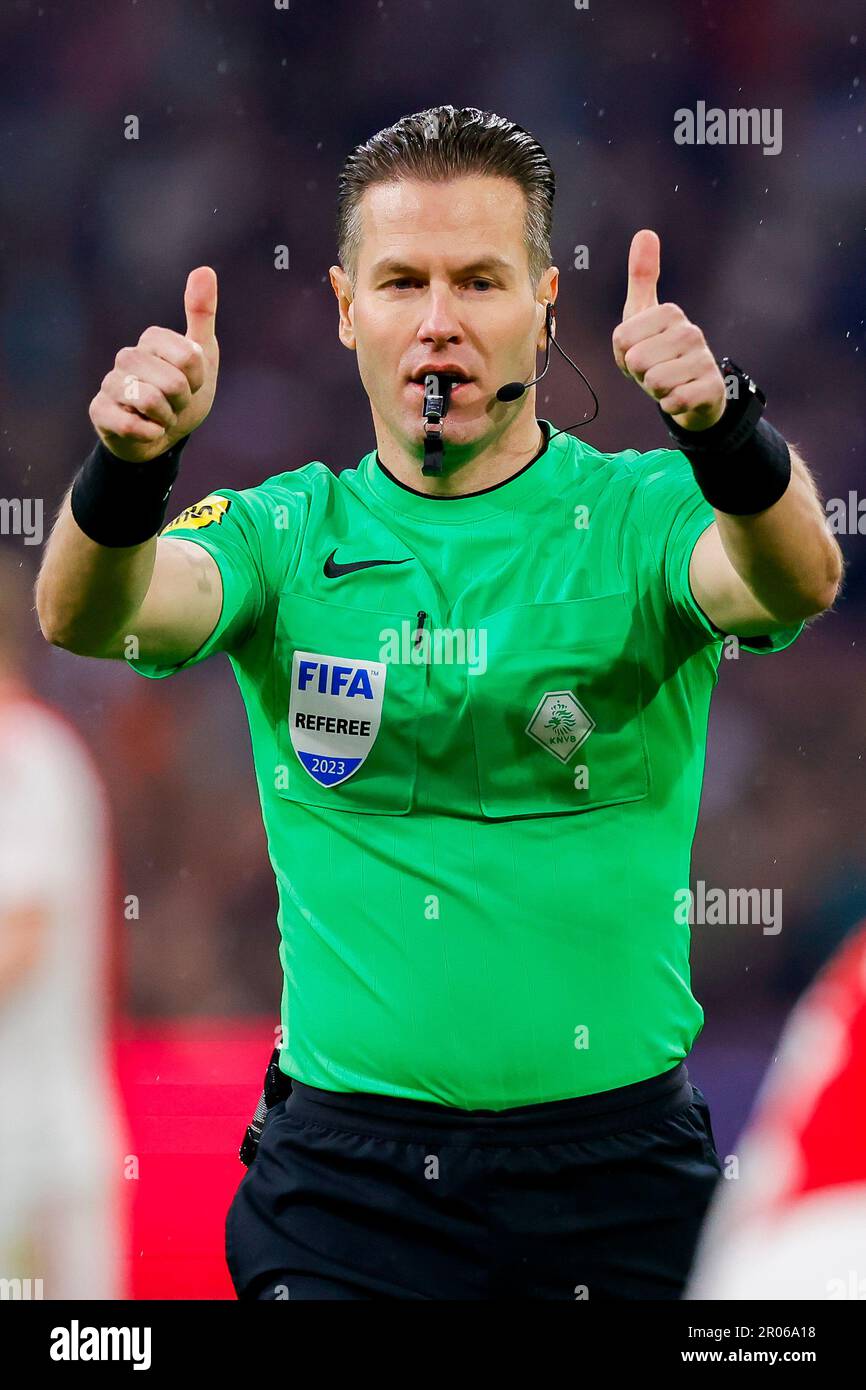 06-05-2023: Sport: Ajax v AZ AMSTERDAM, NETHERLANDS - MAY 6: referee ...