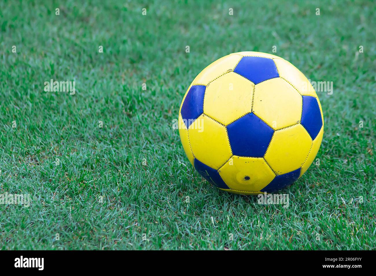 Soccer field yellow line hi-res stock photography and images - Alamy