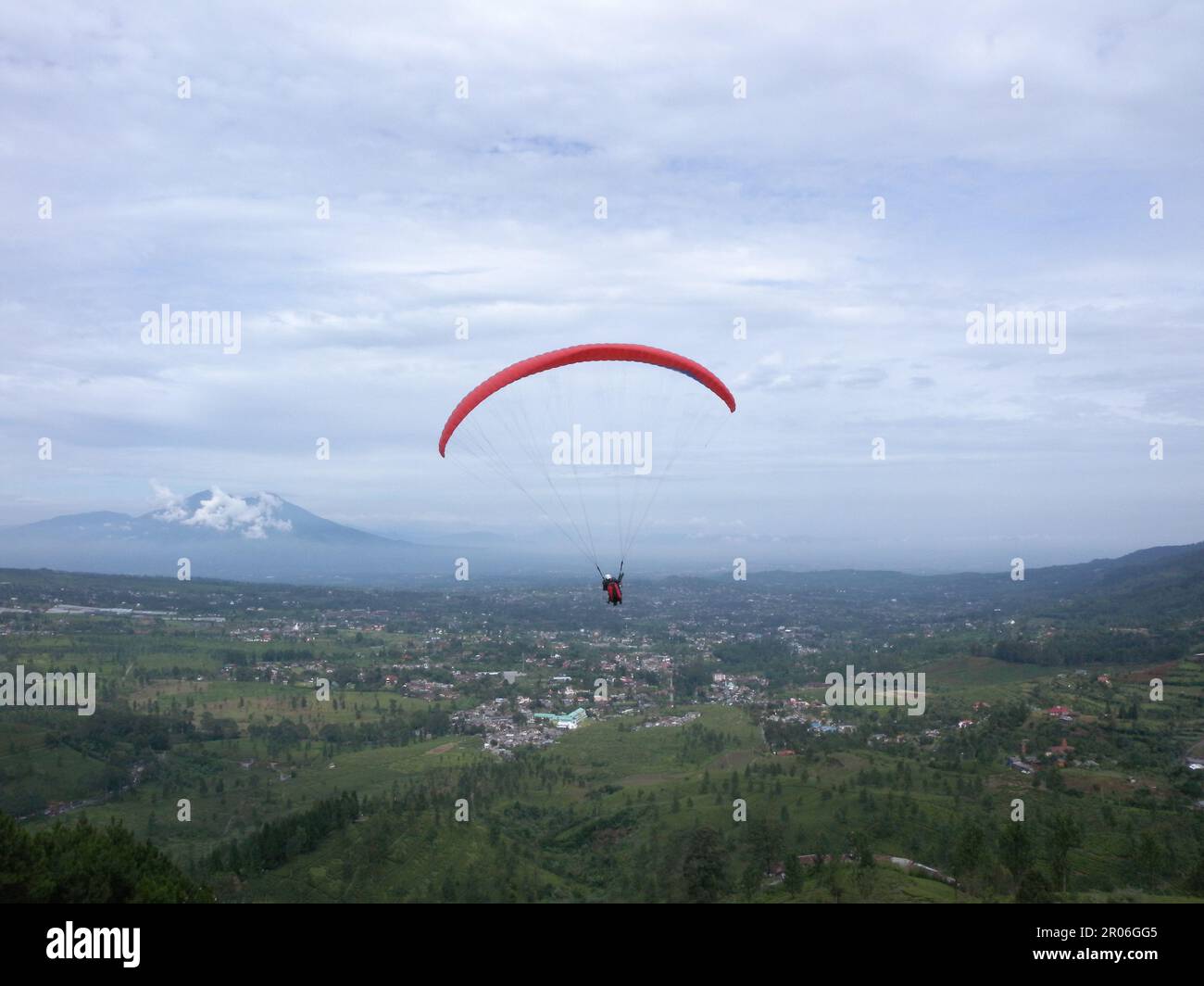 Paragliding flying sports activities Stock Photo - Alamy