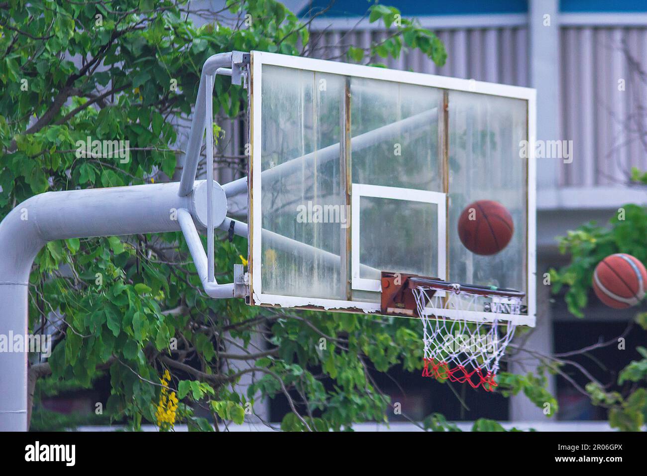 Old basketball hoop and net Stock Photo - Alamy
