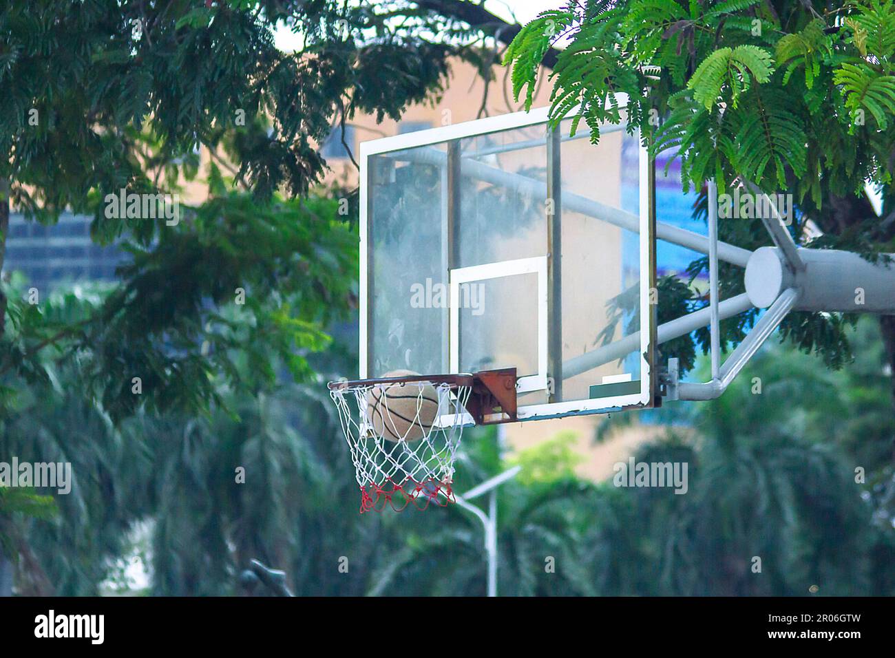 Old basketball hoop and net Stock Photo - Alamy