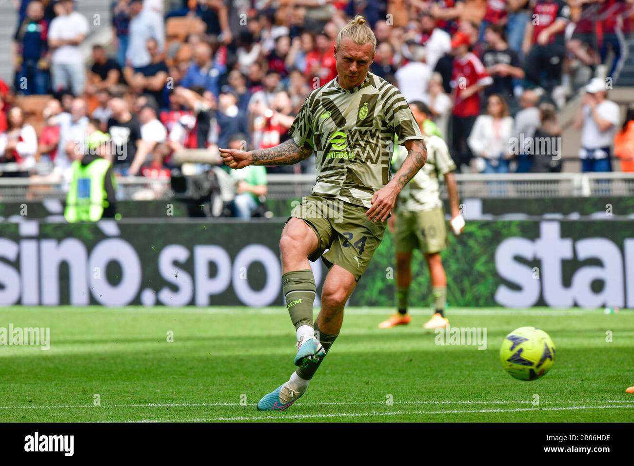 Milano, Italy. 06th May, 2023. Simon Kjaer (24) of AC Milan is warming ...
