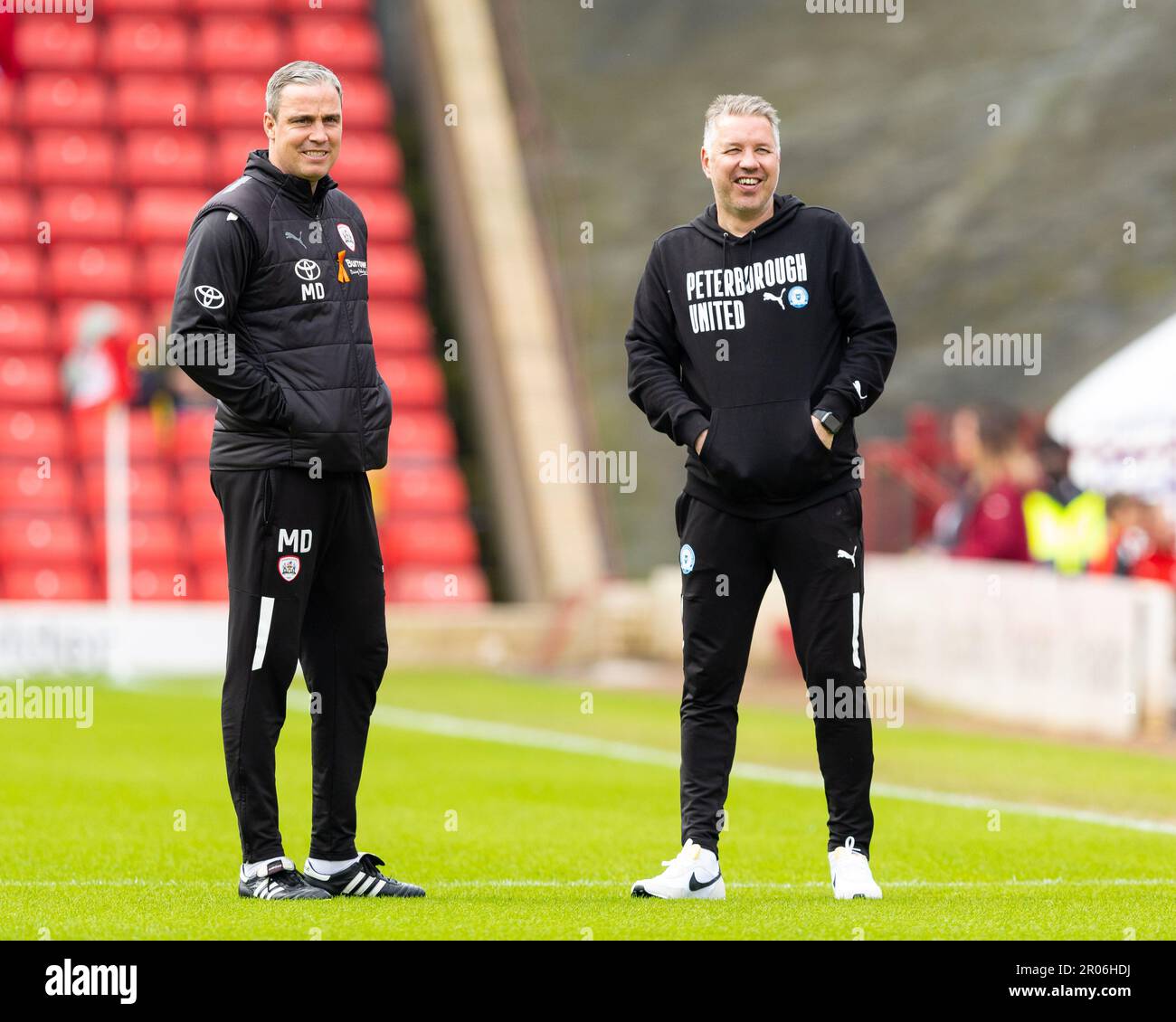Barnsley manager Michael Duff and Peterborough United manager Darren ...