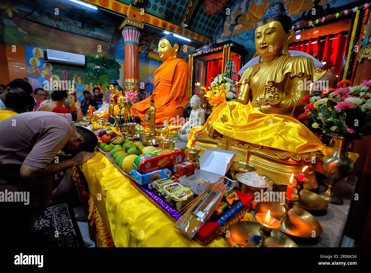 Devotees pray lord buddha hi-res stock photography and images - Alamy