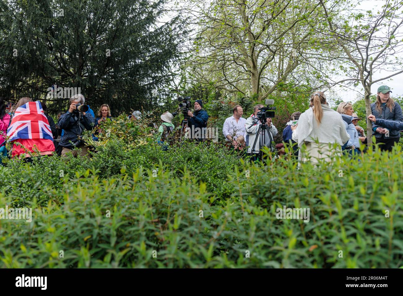 The Mall, London, UK. 6th May 2023. Photographers set up on a high ...