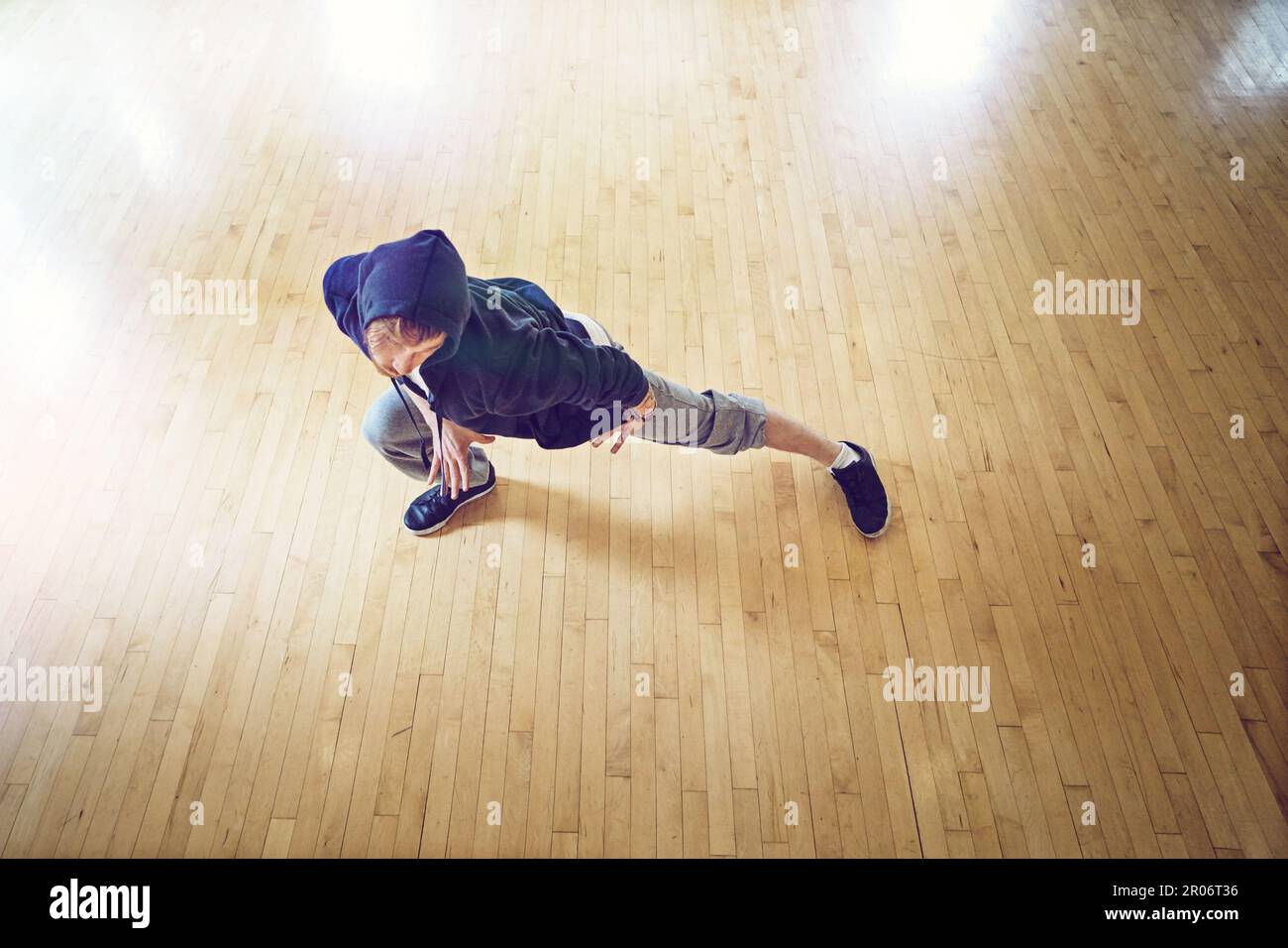 Hip hop breakdancing young man hi-res stock photography and images - Alamy