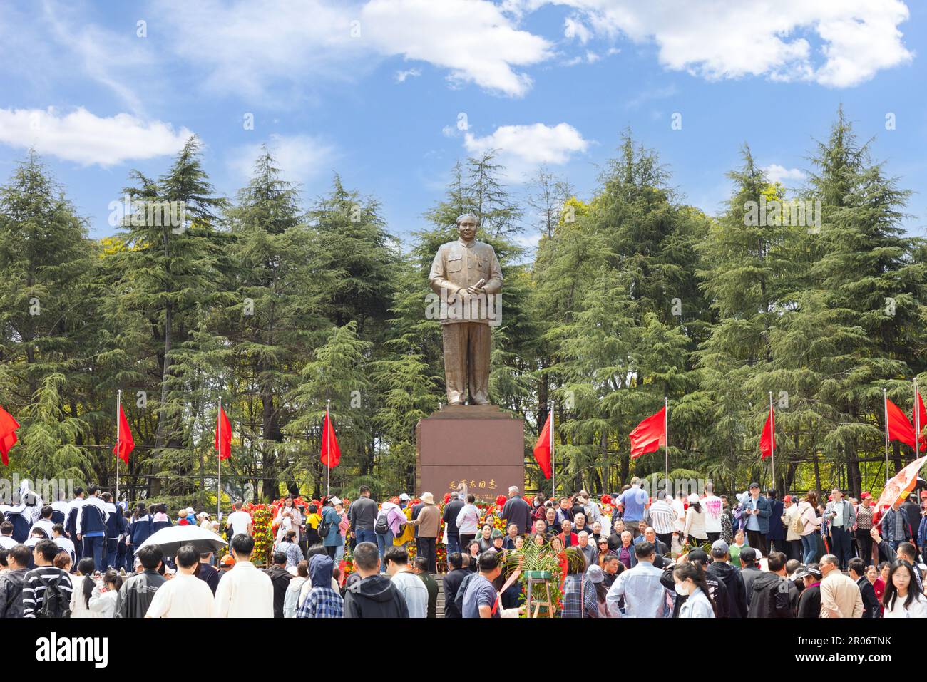 Statue of mao zedong hi-res stock photography and images - Alamy