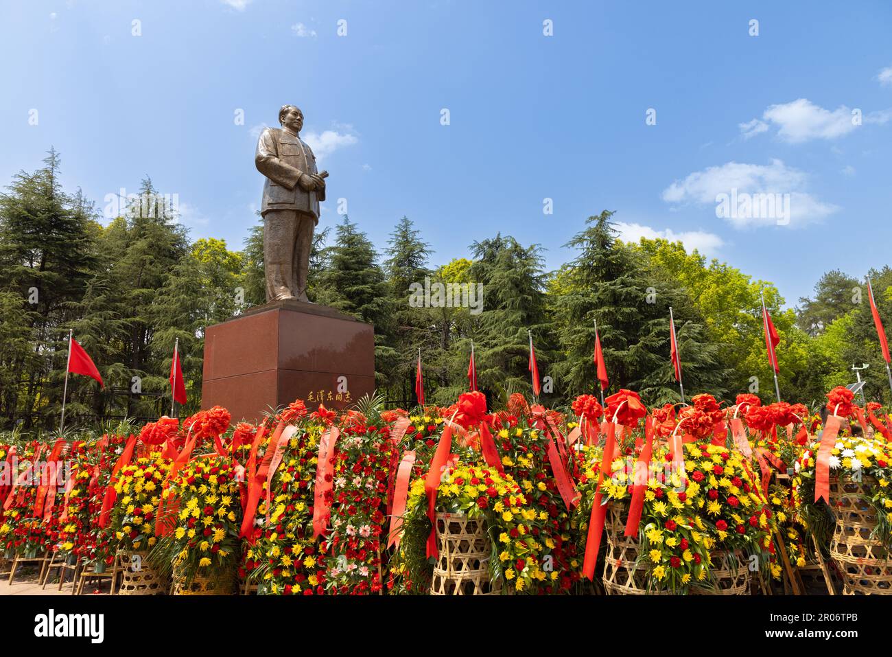 7 4 2023 Chinese tourists, school students visit a statue of Mao Zedong ...