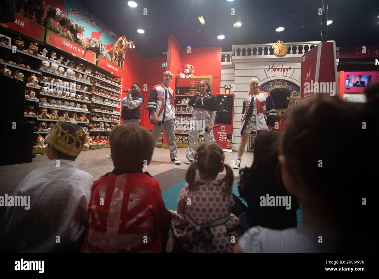 Kidz bop 2023 hi-res stock photography and images - Alamy