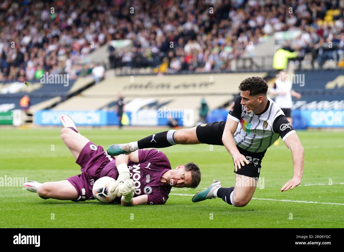 Joe mcdonnell of notts county hi-res stock photography and images - Alamy