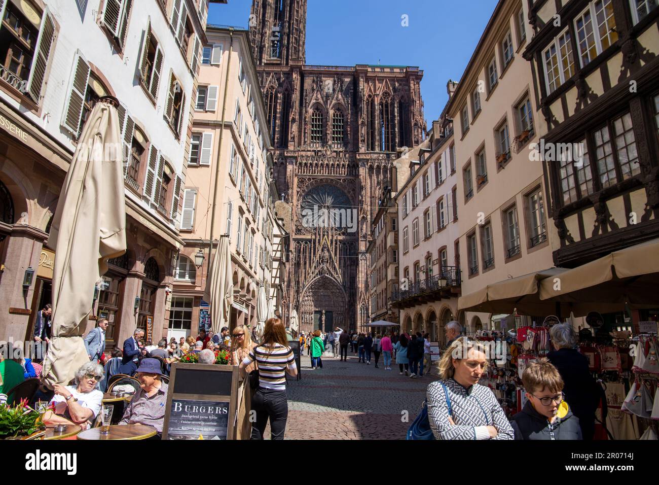 The centre of Strasbourg with a view of the cathedral Stock Photo - Alamy