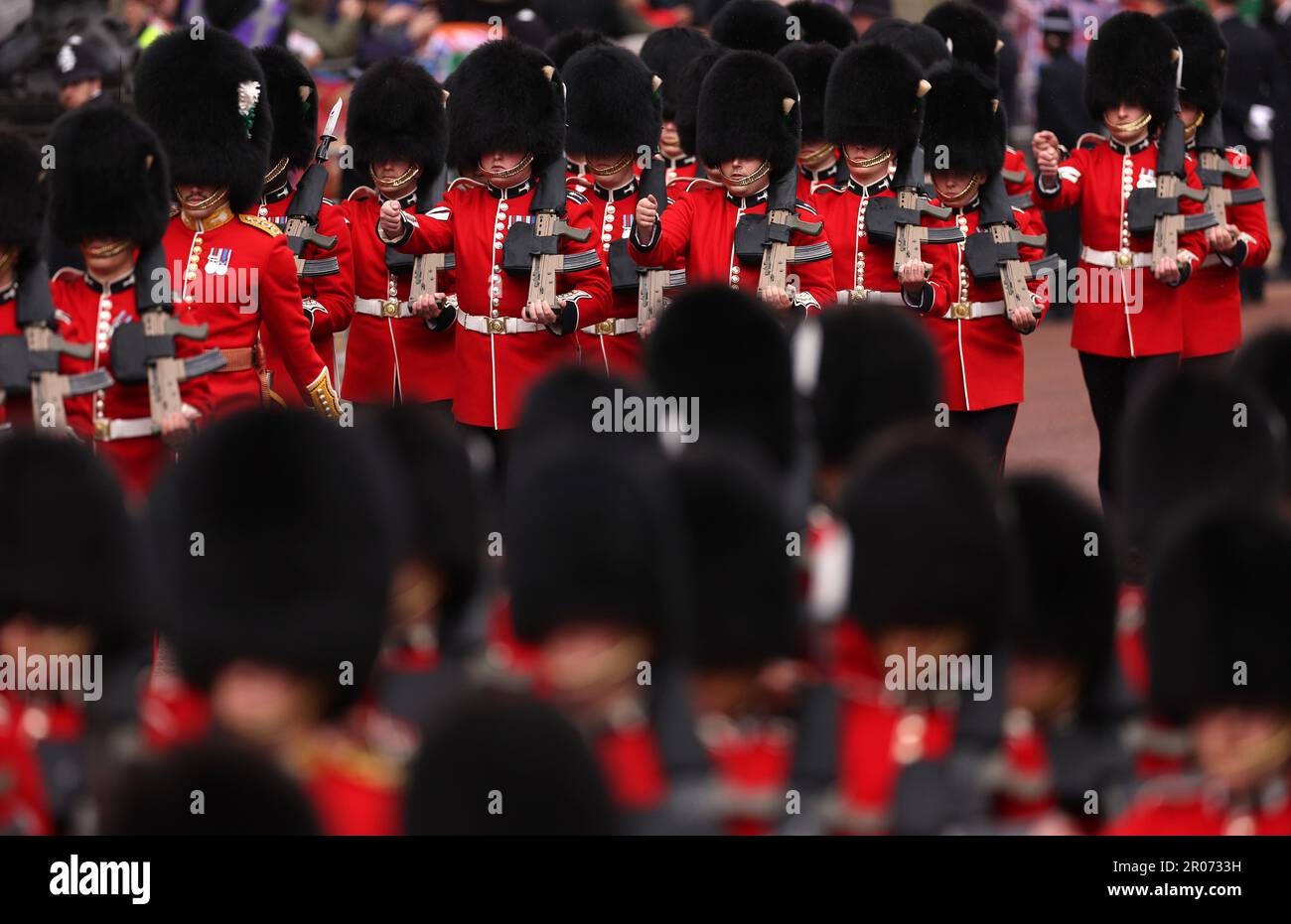 The military procession makes its way down The Mall towards Buckingham ...