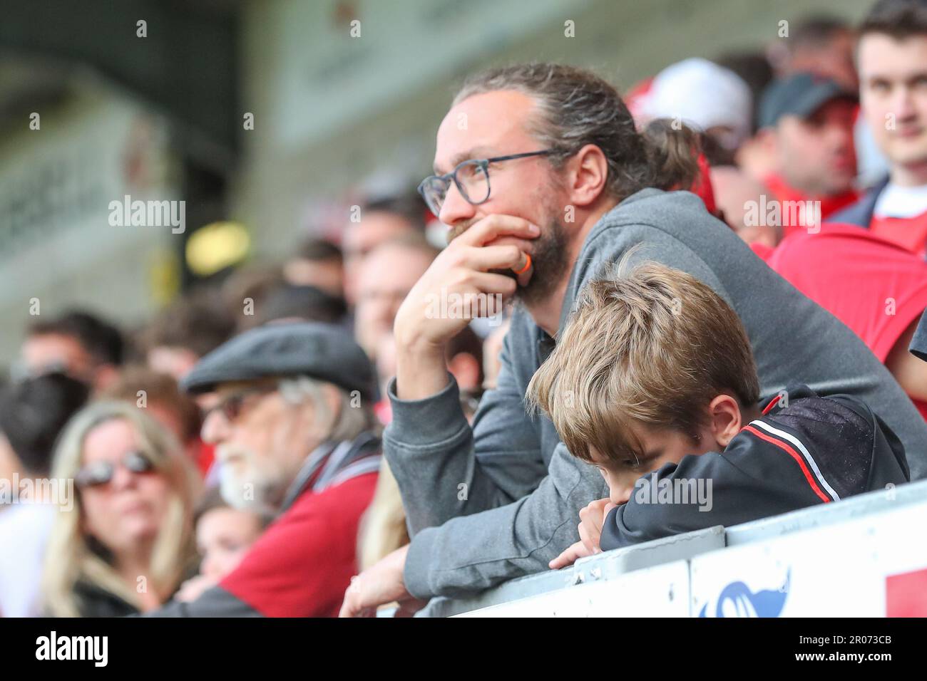 Mk dons sky fan hi-res stock photography and images - Alamy
