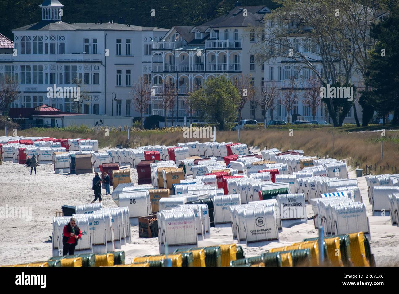 Binz, Germany. 07th May, 2023. Sunny weather prevails on the beach of ...