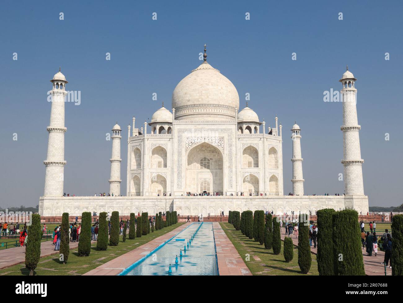 Taj mahal on a sunny day hi-res stock photography and images - Alamy