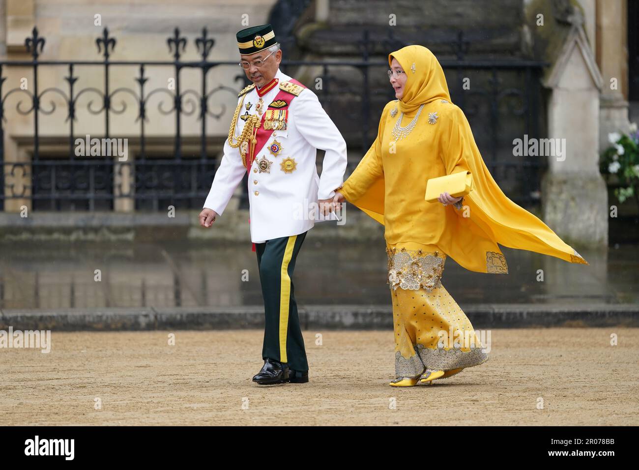 Abdullah of Pahang and Tunku Azizah Aminah Maimunah Iskandariah ...