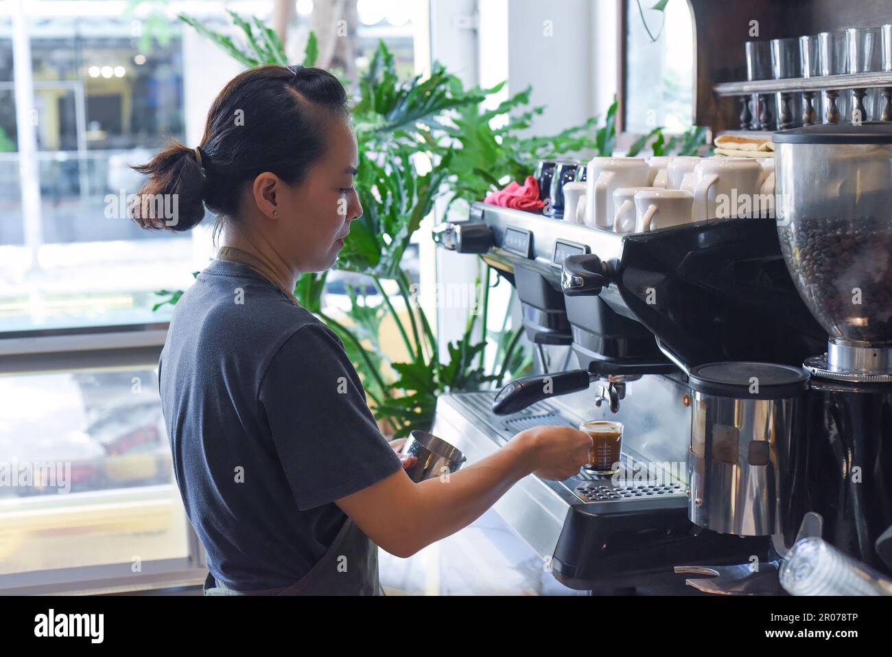 Vietnamese machine hi-res stock photography and images - Alamy