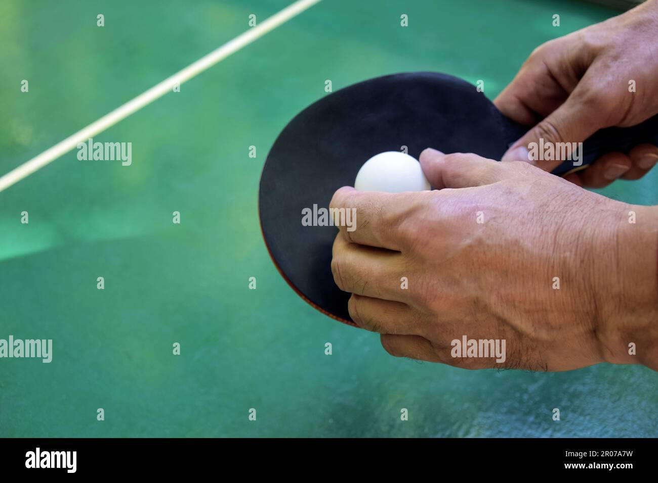 Table tennis table outside hi-res stock photography and images - Alamy