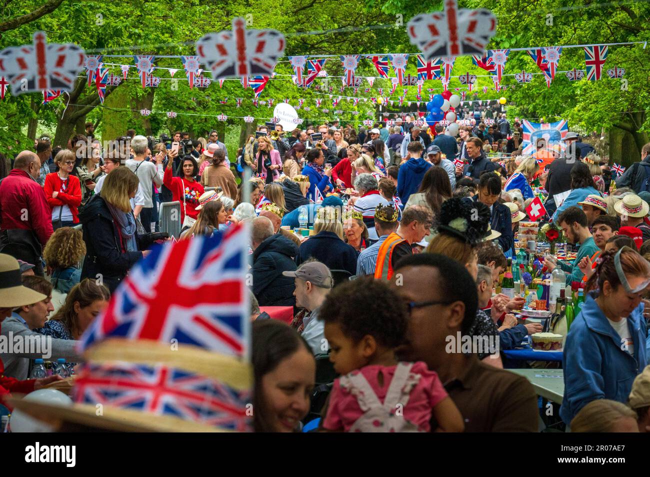 London, UK. 07th May, 2023. People celebrate a street party in The ...