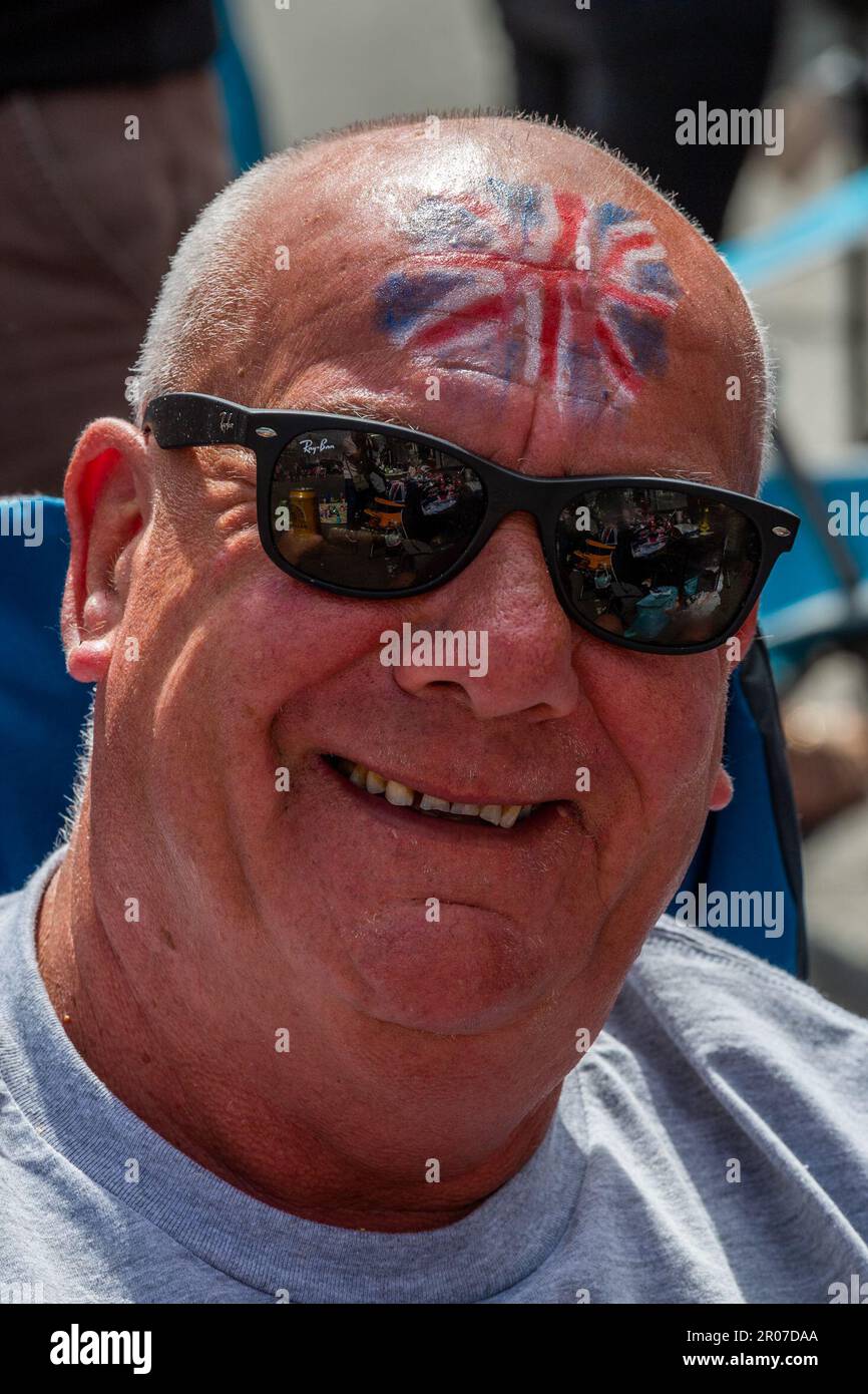 King to the people hi-res stock photography and images - Alamy