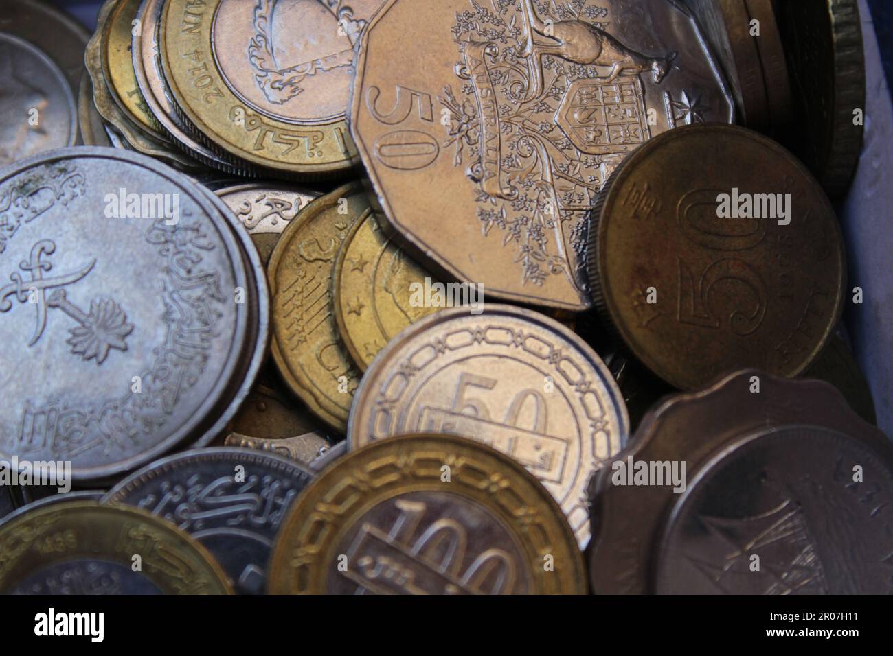 Set coins different countries hi-res stock photography and images - Alamy