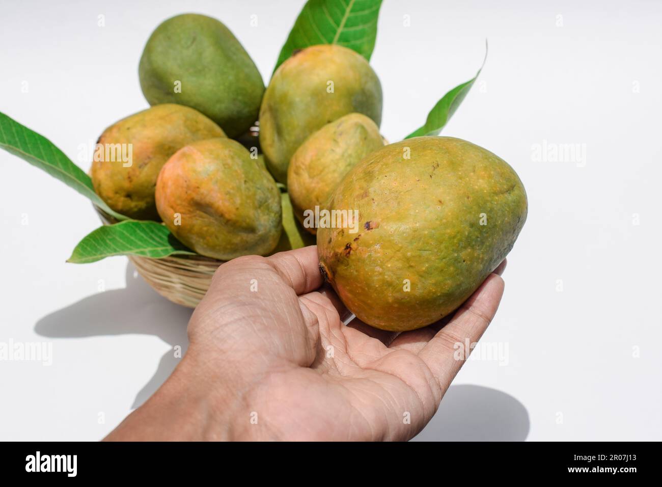 Shaded mango hi-res stock photography and images - Alamy