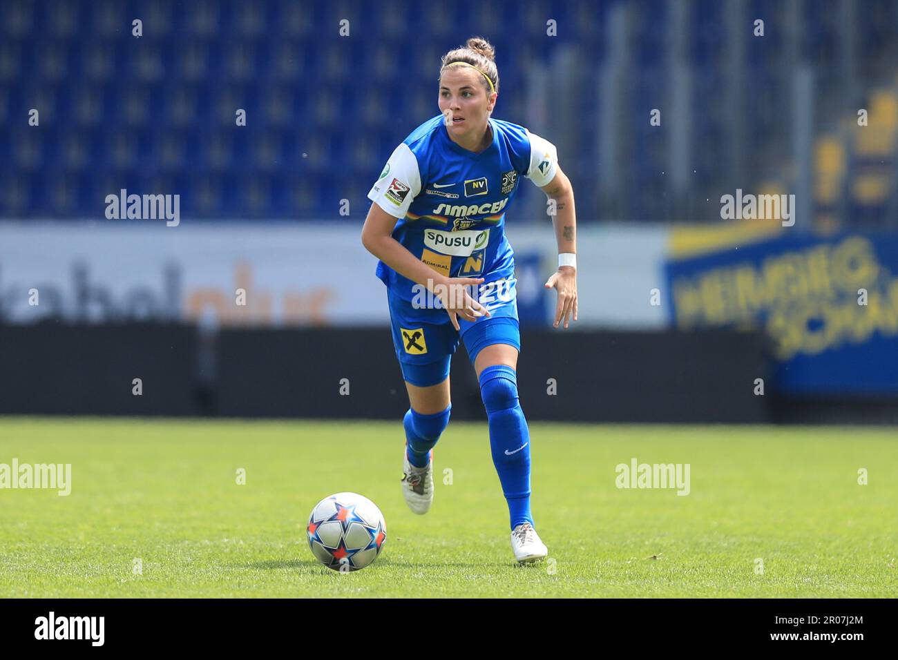 Jennifer weiss hi-res stock photography and images - Alamy
