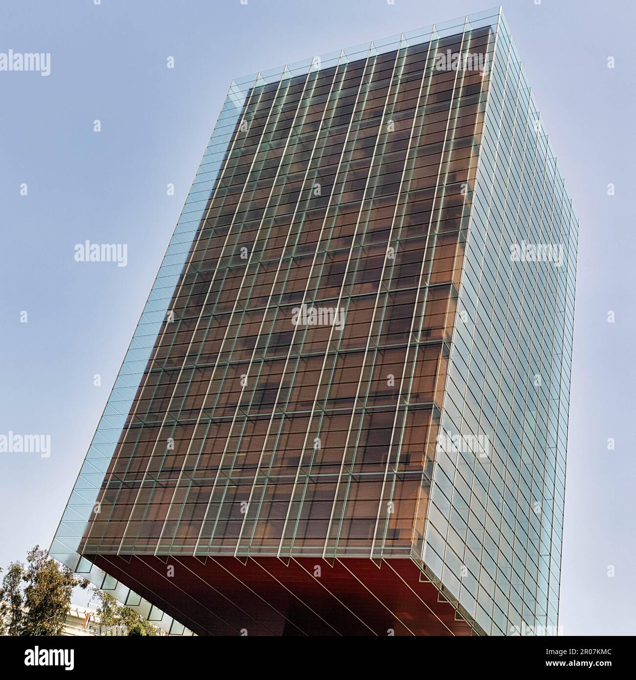 Office tower Edificio Castelar, architect Rafael de La-Hoz, glass ...