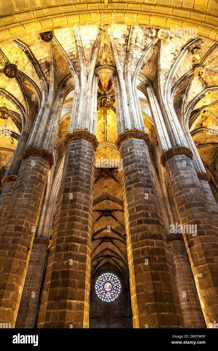 Interior of Santa Maria del Mar, the most beautiful gothic church in ...