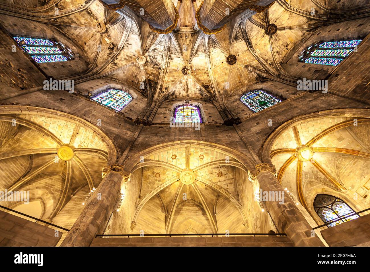 Interior of Santa Maria del Mar, the most beautiful gothic church in ...