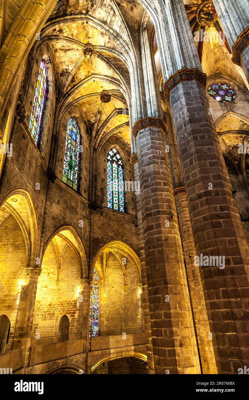 Interior of Santa Maria del Mar, the most beautiful gothic church in ...