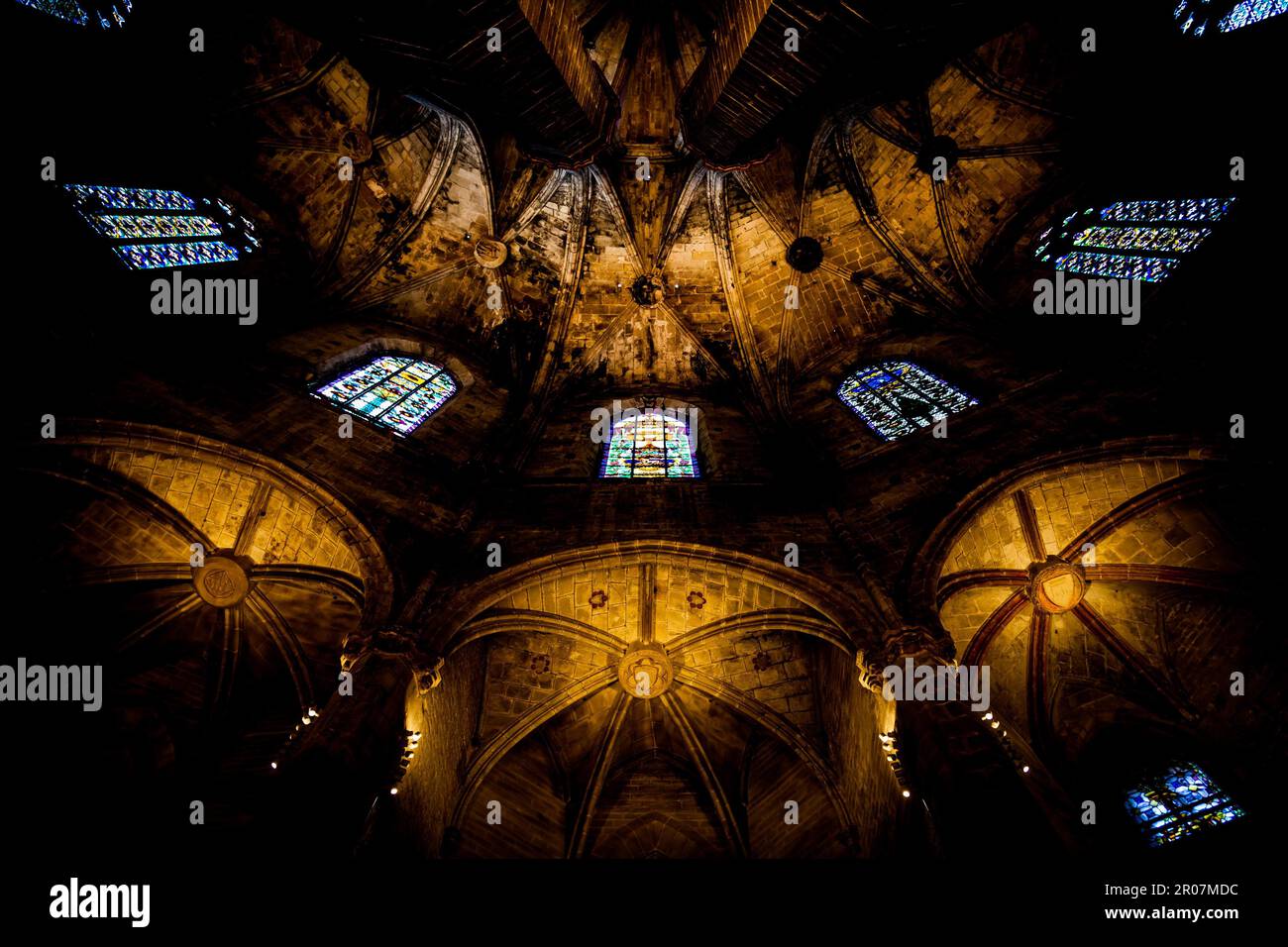 Interior of Santa Maria del Mar, the most beautiful gothic church in ...