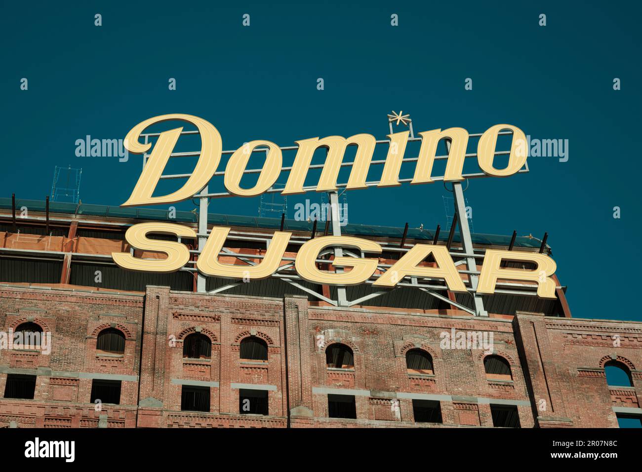 Domino Sugar sign, Brooklyn, New York Stock Photo - Alamy