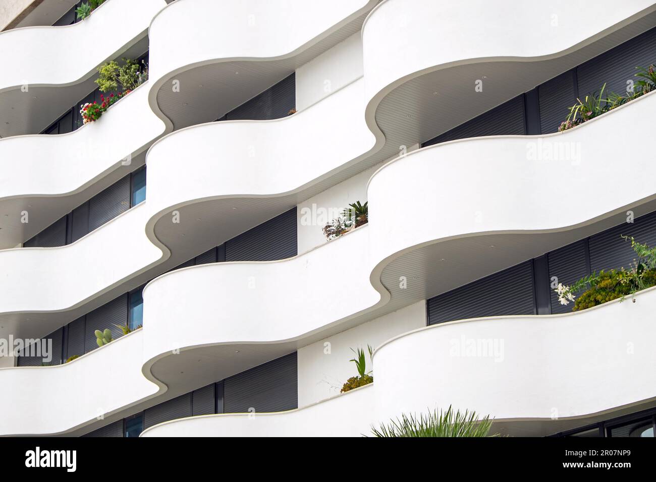 Exterior round building hi-res stock photography and images - Alamy