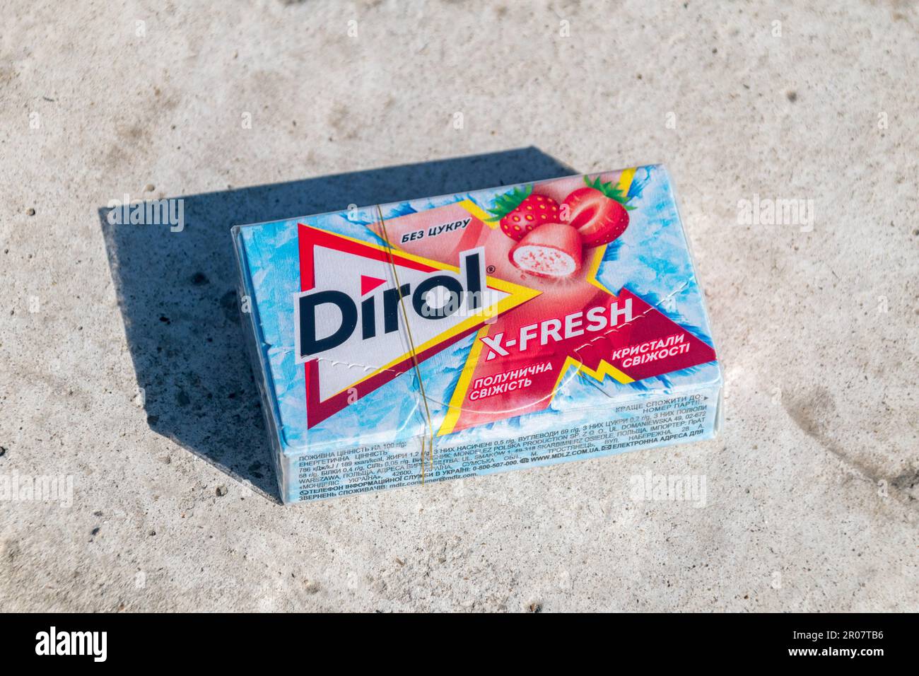 White chewing gums mint hi-res stock photography and images - Alamy